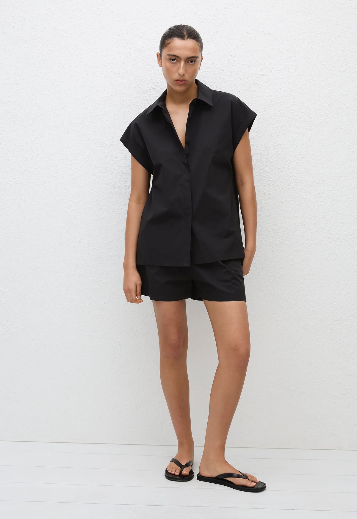 MATTEAU RELAXED SLEEVELESS SHIRT BLACK — SALT CLOTHING